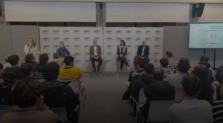 Éxito en la Mesa Redonda de Especializaciones Tech en UAX FP